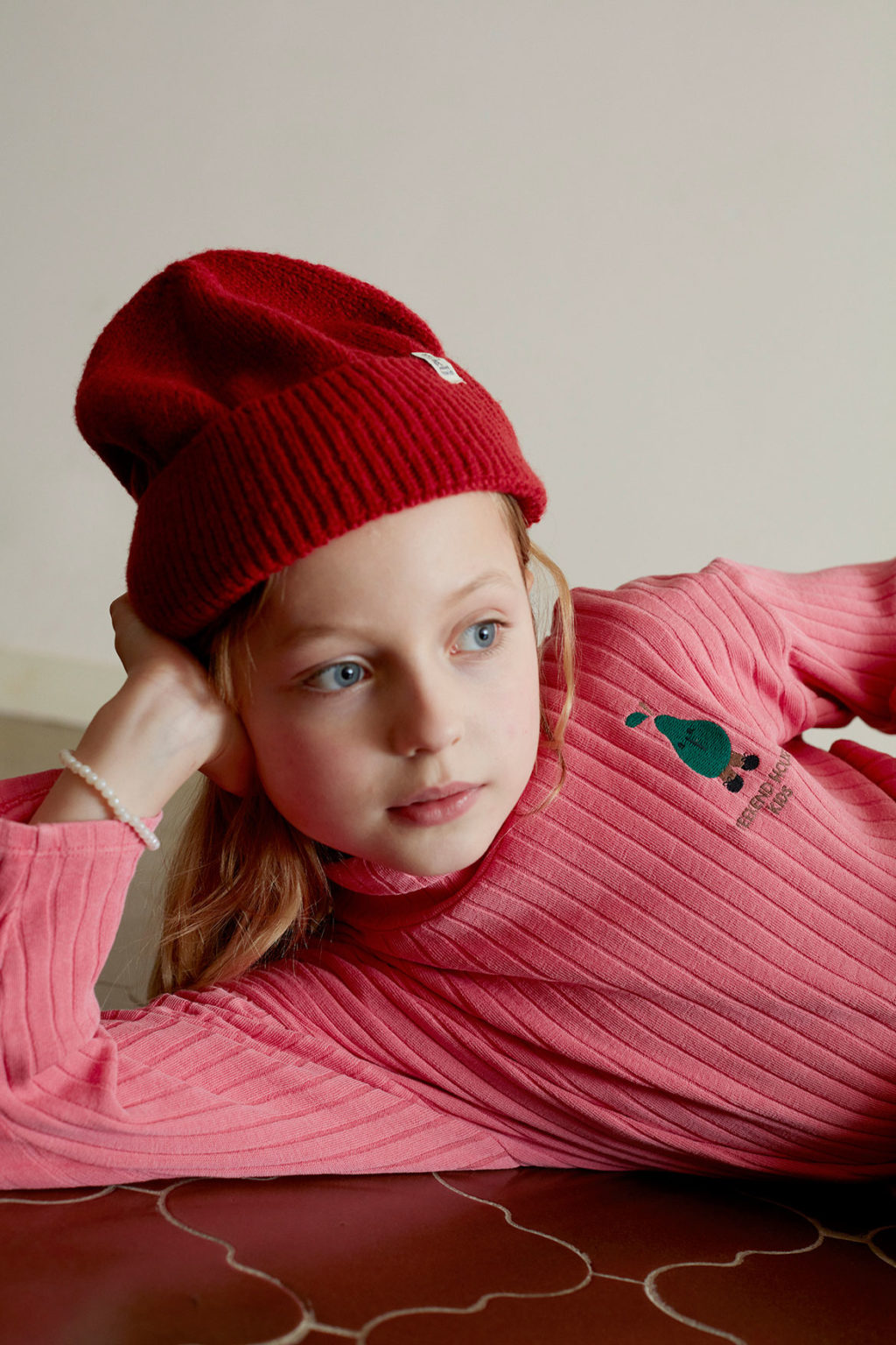 Red wool hat – weekend house kids.